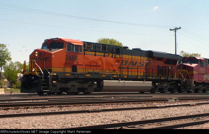 BNSF 7466